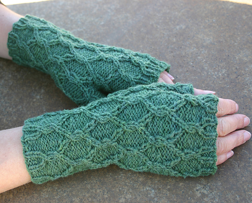 Ravelry: Reticulated Mitts pattern by Kira Dulaney
