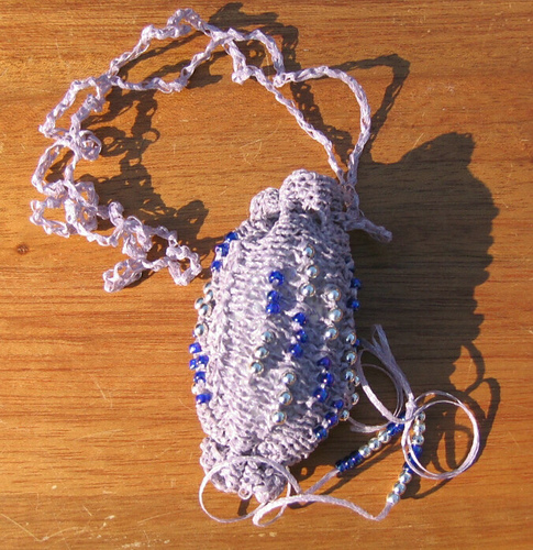 Ravelry: Elegant Reticule Amulet Bag pattern by Elizabeth Ravenwood