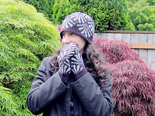 Ravelry: Uchiwa pattern by Marnie MacLean