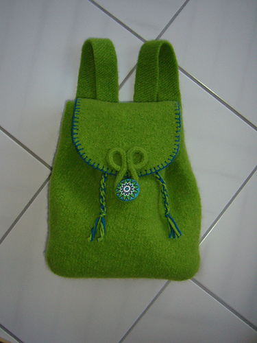 Ravelry: Felted Flannel Backpack pattern by Patons