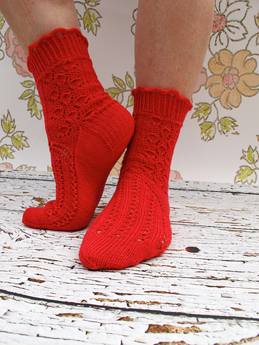 Ravelry: Strawbs pattern by Rachel Coopey