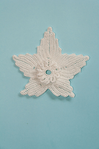 Ravelry: Large Vine Leaf pattern by Máire Treanor