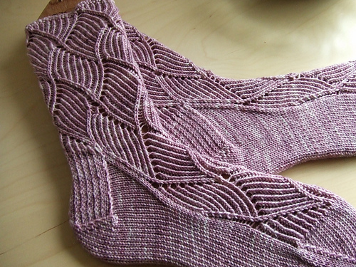 Ravelry: Rhombus Rib Socks pattern by verybusymonkey