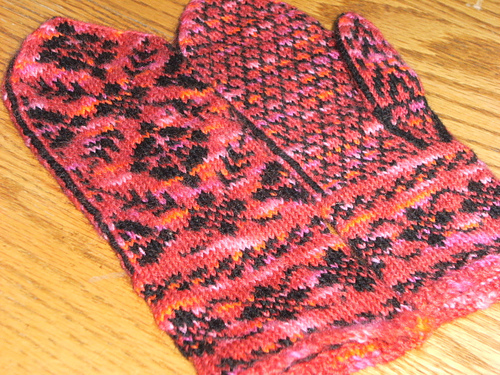 Ravelry: Edderkoppvott / Spider Mittens pattern by Annemor Sundbø