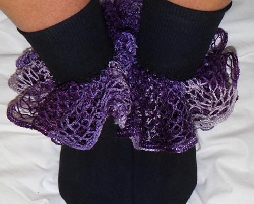 Ravelry: Ruffle sock trim pattern by Shala