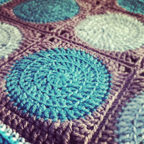 Ravelry: Retro Circles Square Tutorial pattern by Adele Droughton