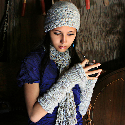 Ravelry: Velutinous Lace Wristlets (Knit) pattern by Jennifer Hansen