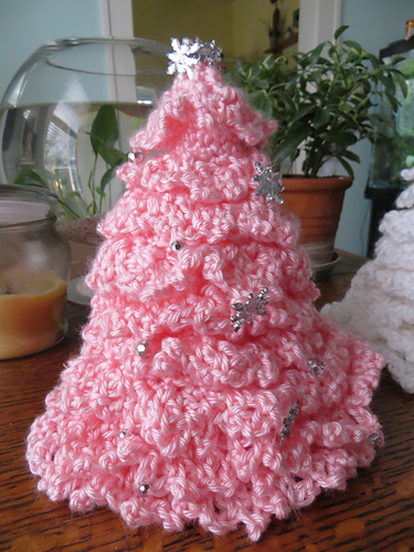 Ravelry: Christmas Tree pattern by Helen Free