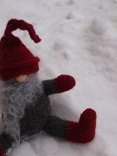 Ravelry: Jultomtar & Teeny Tomte pattern by Alan Dart
