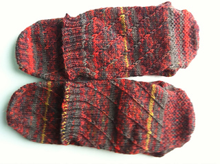 Ravelry: natford's Crossed slip stitch socks #1
