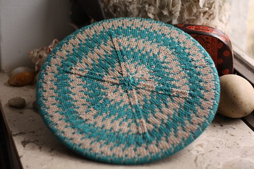 Ravelry: Two Tone Tam pattern by Marjolein Thunnissen