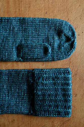 Ravelry: Classic Mittens pattern by Purl Soho