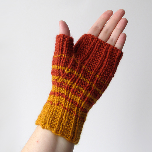 Ravelry: Two-Color Gradation Fingerless Gloves pattern by Elizabeth Seidle