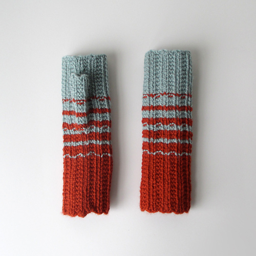 Ravelry: Two-Color Gradation Fingerless Gloves pattern by Elizabeth Seidle
