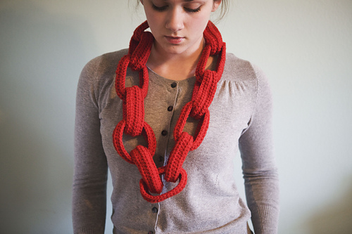 Ravelry: Chain Link Scarf pattern by More Knits