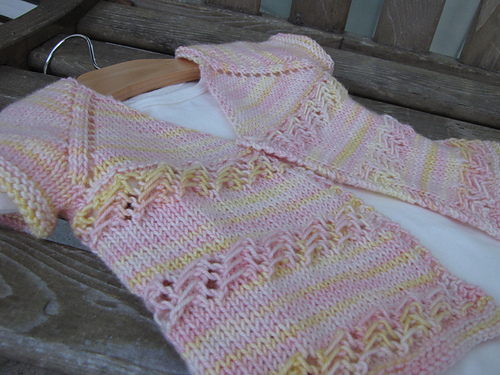 Ravelry: Peek-a-boo Penelope pattern by Irishgirlieknits