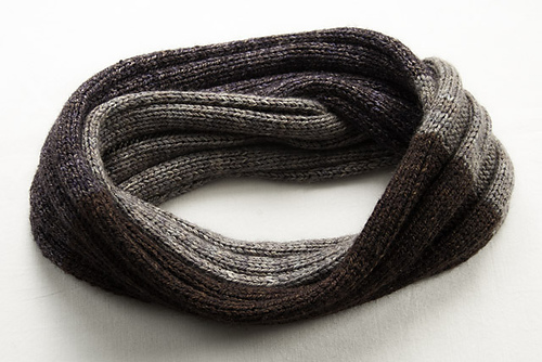 Ravelry: Looped Loop pattern by Kirsten Johnstone