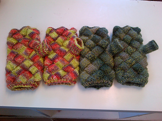 Ravelry: Everweave Entrelac Handwarmers pattern by Vickie Hartog
