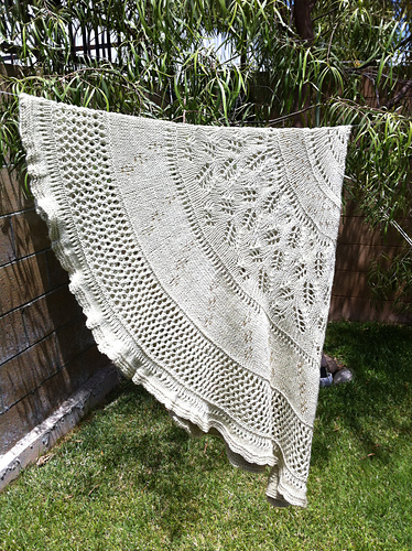 Ravelry: Bee Leaf Half Pi Shawl pattern by Kimberly Pacini