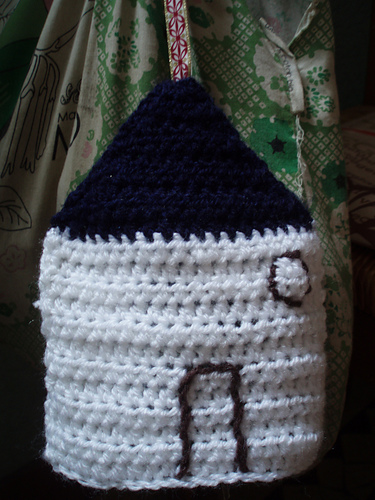 Ravelry: Little House Key Cosy pattern by Katia (Notre-Atelier)