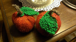 Ravelry: knittingnutmeg's Apple Knitting Pattern