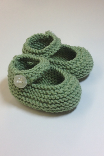 Ravelry: 10cowife's Mint Green Baby Cashmerino Booties