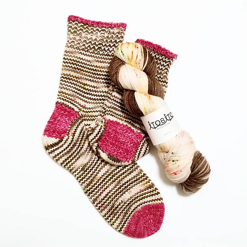 Ravelry: Ajiro socks pattern by Yucca