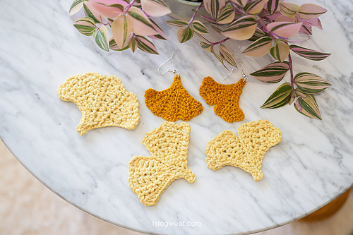 Ravelry: Flirty Foliage Gingko pattern by ChiWei Ranck