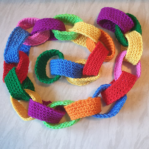 Ravelry: Christopher Chain - crochet paper chain garland pattern by ...