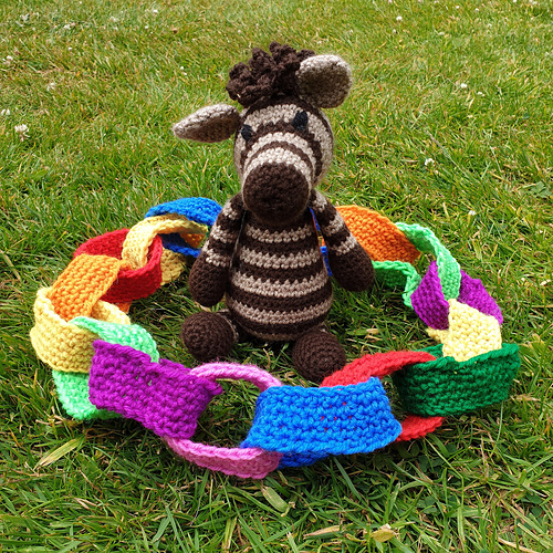Ravelry: Christopher Chain - crochet paper chain garland pattern by ...