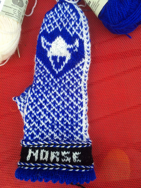 Ravelry: 20AcresNoSheep's Luther Soccer mittens