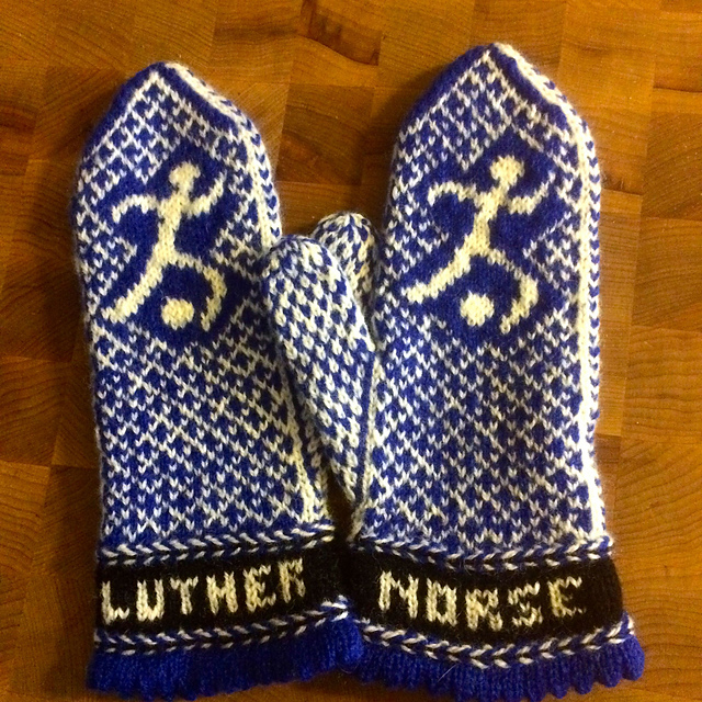 Ravelry: 20AcresNoSheep's Luther Soccer mittens