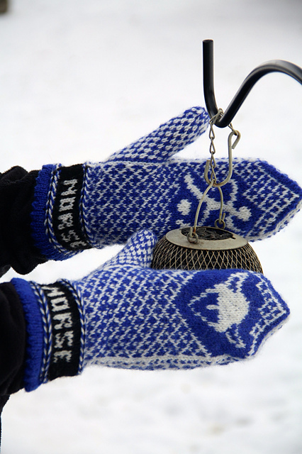 Ravelry: 20AcresNoSheep's Luther Soccer mittens
