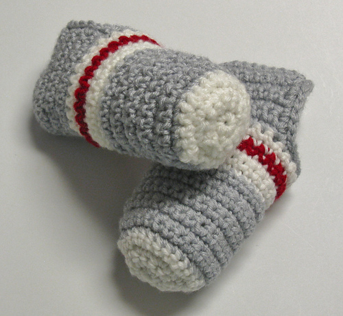 Ravelry: 41-Sock Monkey Slippers / Pantoufles bas de laine pattern by ...