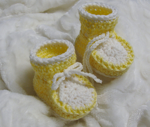 Ravelry: 65-Two-Color Booties / Chaussons deux couleurs pattern by ...