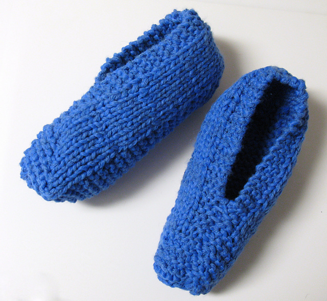 Ravelry: Simple Knit Slippers pattern by 3petitesmailles