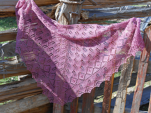 Ravelry: Danielle Shawl pattern by Magdalena Roslaniec