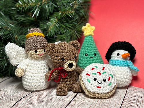 Ravelry: Tiny Teddy Bear pattern by Erica Dietz