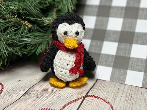 Ravelry: Penguin pattern by Erica Dietz