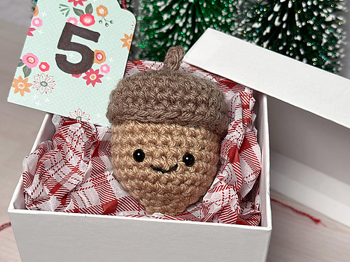Ravelry: Tiny Acorn pattern by Erica Dietz