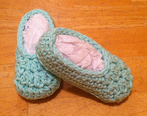 Ravelry: Easy Crochet Baby Slippers pattern by Cryssi's Creations