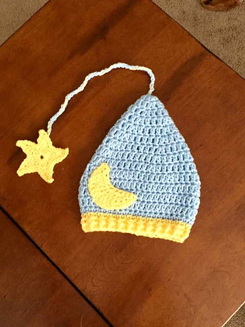 Ravelry: ACountryYarn's Newborn Moon and Stars Nightcap