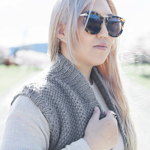 Ravelry: Slouchy Sunday Vest pattern by Little Yarns