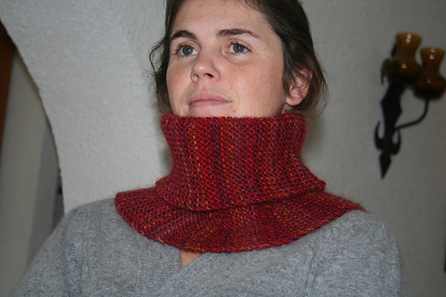 Ravelry: Simon Cowl pattern by Melody Johnson
