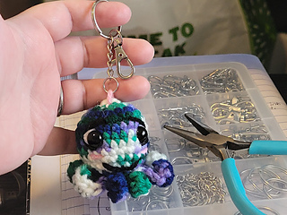 Ravelry: Mini Octopus KeyChain pattern by Nikki Vanzant