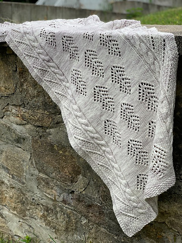 Ravelry: Féréol Stole pattern by Claude Dessureault