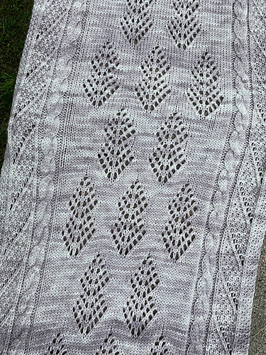 Ravelry: Féréol Stole pattern by Claude Dessureault