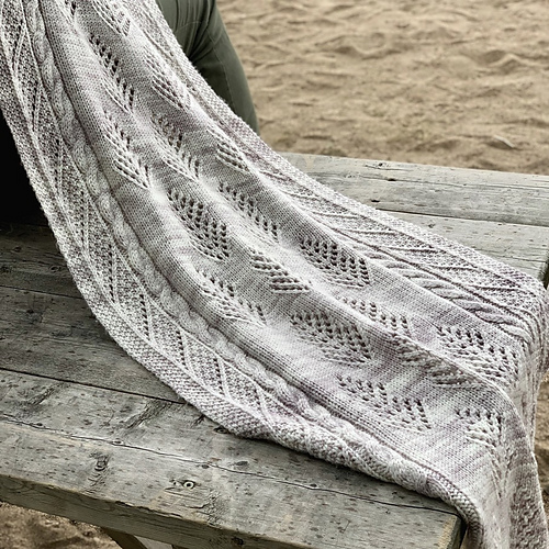 Ravelry: Féréol Stole pattern by Claude Dessureault