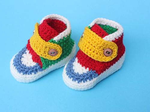 Ravelry: Baby Flaps Sneaker Shoes pattern by AamraGul