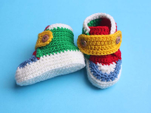 Ravelry: Baby Flaps Sneaker Shoes pattern by AamraGul